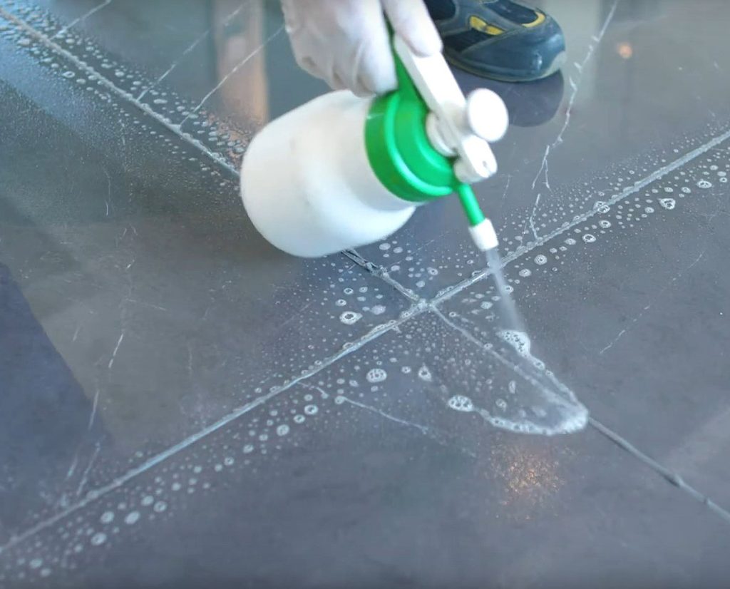 Kerlite Easy is the first dry laying system for ceramic tiles - GD Duran